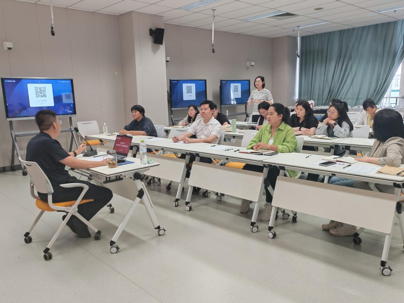 青蓝工作站举办“青蓝思享汇”系列活动